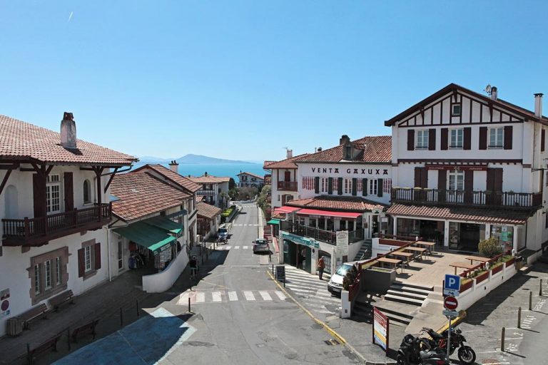 Hôtel Du Fronton *** – Hotel Bidart Vue Mer et Montagne